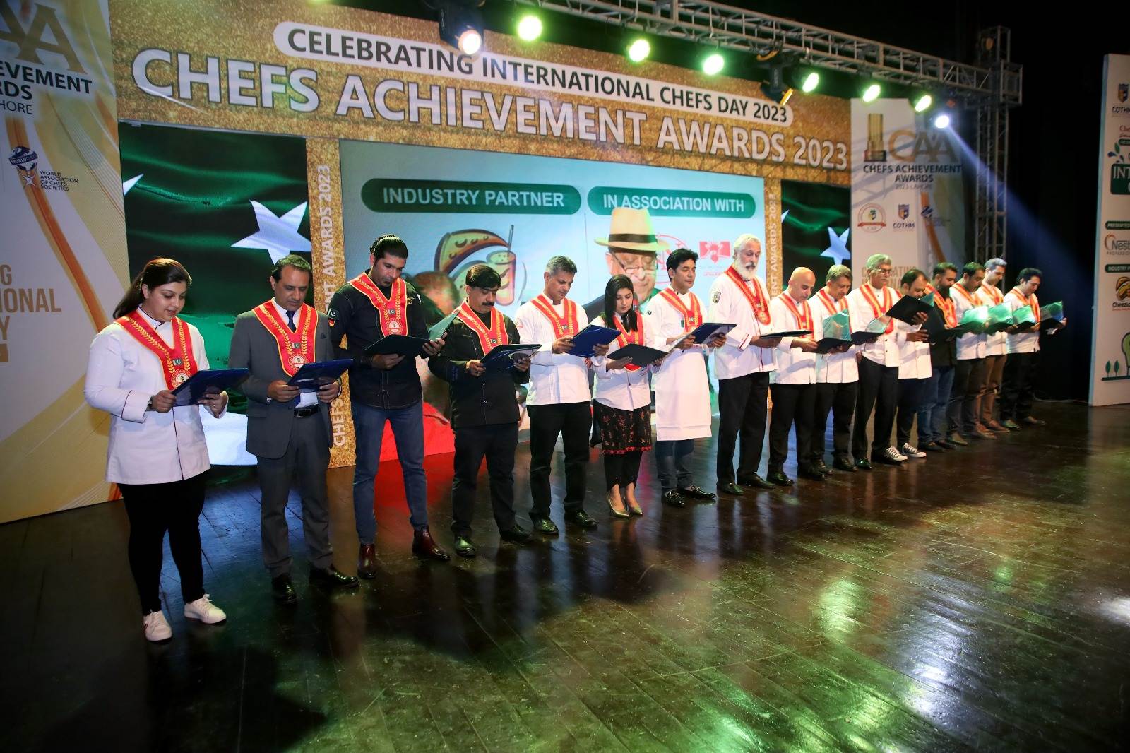 Chefs Association of Pakistan & COTHM host world's largest chefs ...